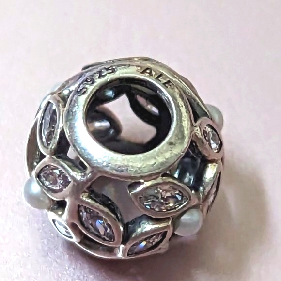 Pandora | Jewelry | Pandora Luminous Leaves Charm | Poshmark